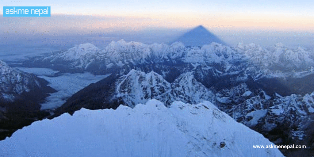 The Ultimate View: 5 Iconic Everest Summit Photos - What 8,848m Looks Like