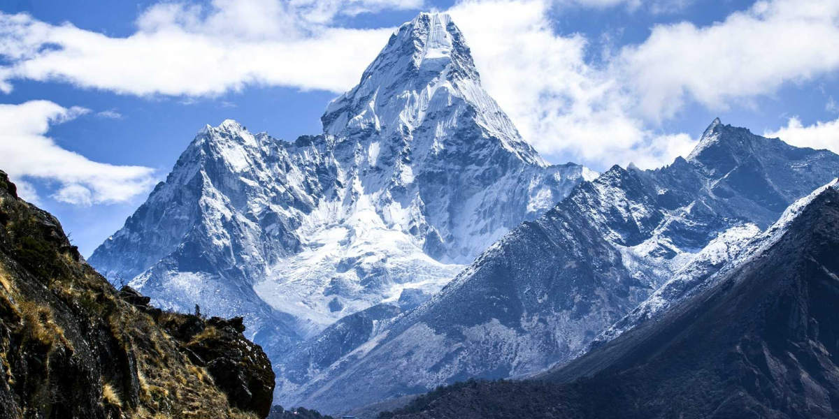 Definitive 29,032 ft Mt Everest Height in Feet: 7 Crucial Facts